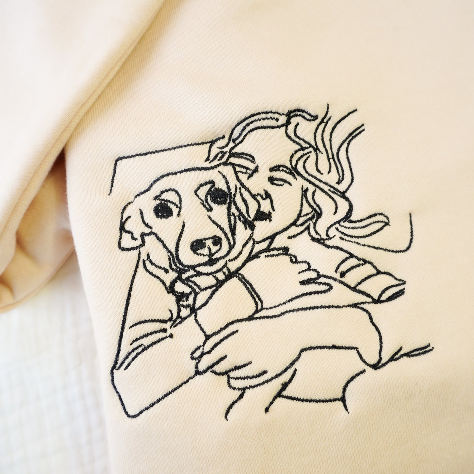 Handmade custom embroidered clothing – Intriklo